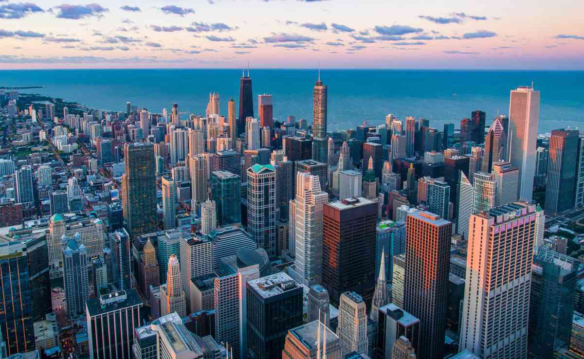 Updated 2021 - Is Chicago tap water safe to drink? Chicago Water Source